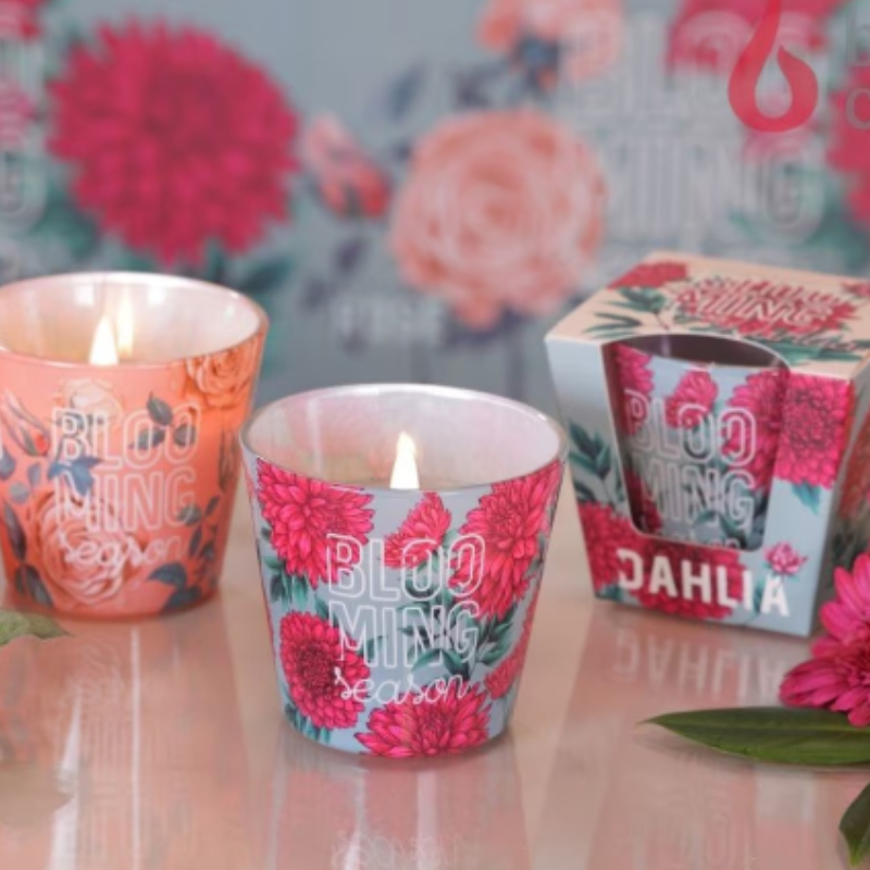 Scented candle in a glass Blooming Season Peony ⋆ MASTERHAUS