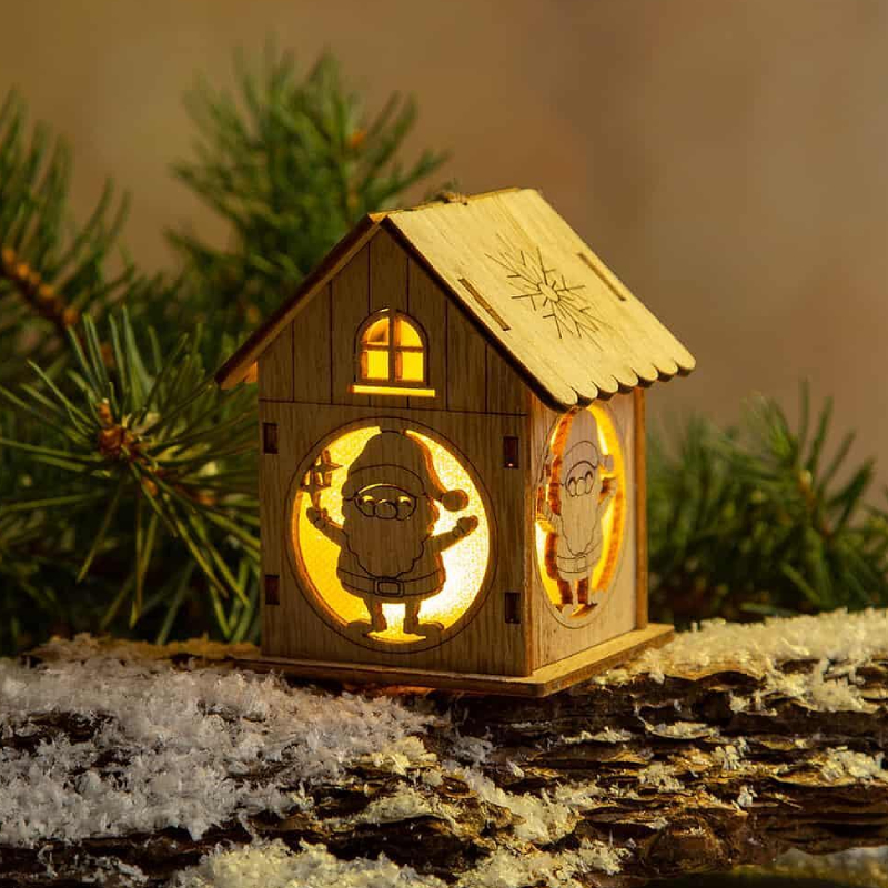 Коледна играчка къщичка светеща 28031042 ⋆ MASTERHAUS