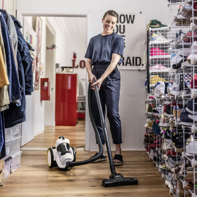 Прахосмукачка с контейнер 700W HEPA 13 хигиенен филтър VC 3 Multi ...