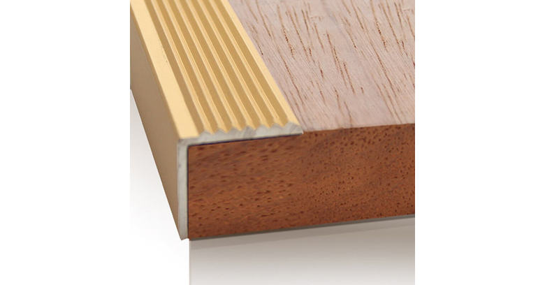 L-shaped profile for steps 20 x 19.5 mm, 930 mm, gold ⋆ MASTERHAUS