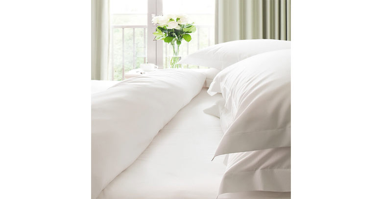 Sleeping sheet 210 x 240 cm, 50% cotton/50% polyester, white ⋆ MASTERHAUS